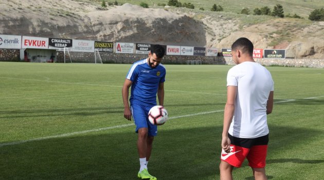 İssam Chebake: "Ailem, Malatya ve Türkiye'yi çok seviyor ...